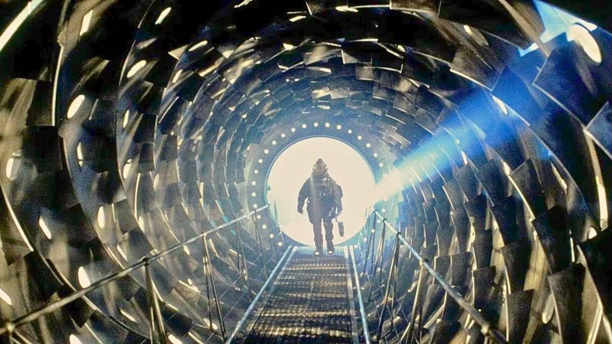 The Most Underrated Sci-Fi of the '90s Is Back on Streaming at Last