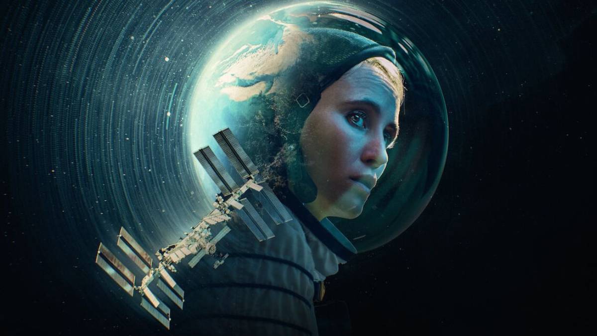 'The Signal' Ending Explained — Do Aliens Finally Arrive?