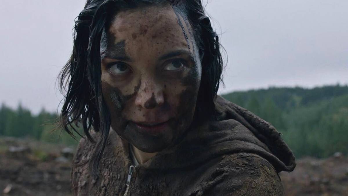 This Terrifying Horror Movie On Netflix Turns A Road Trip Into A Nightmare