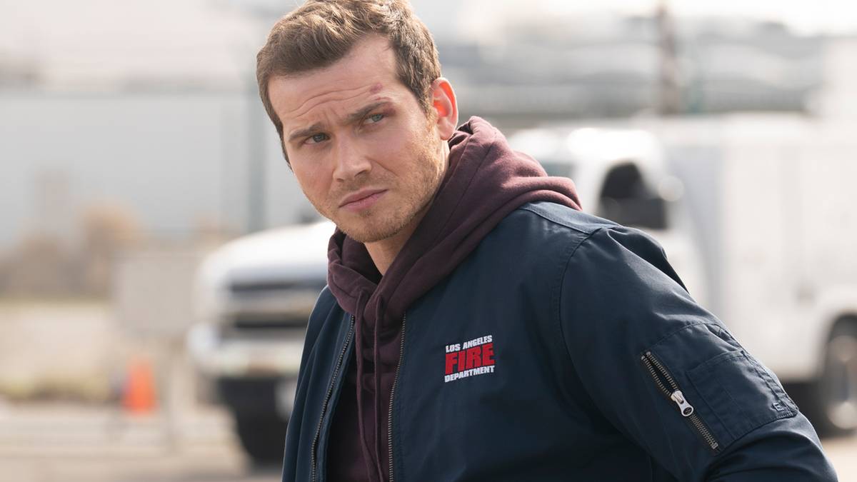 '9-1-1' Star Oliver Stark Wants a "Slow Burn Element" for Buck's Love Life