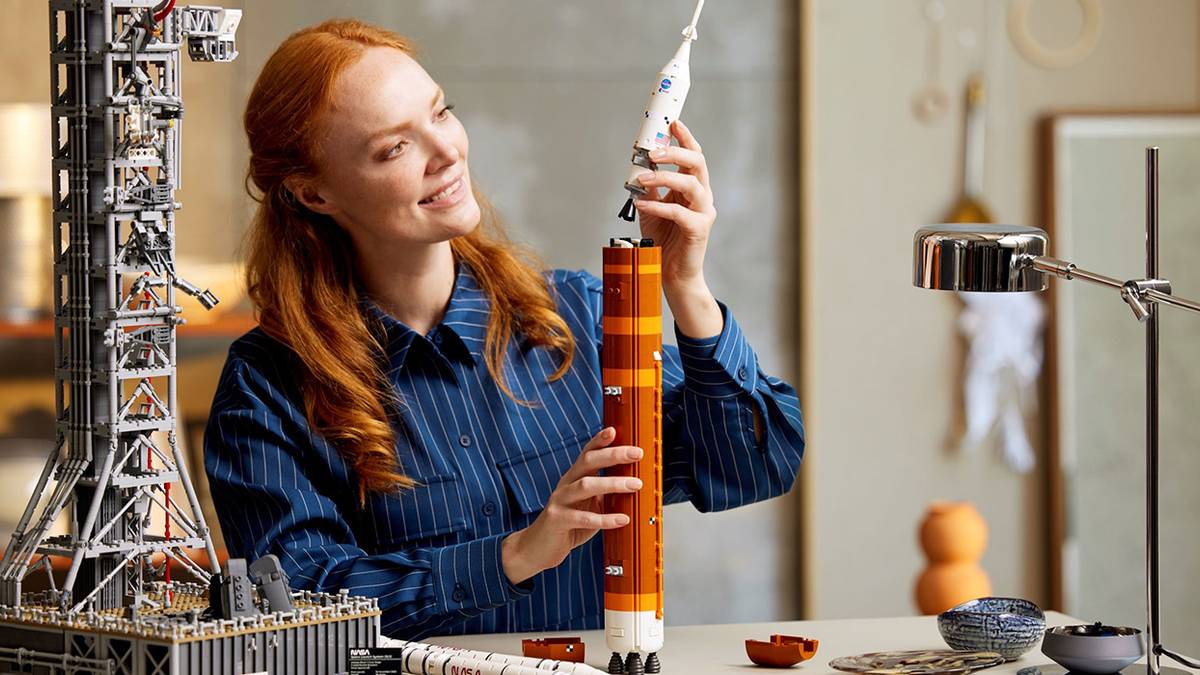 Lego Blasts Off With Two New NASA-Themed Sets