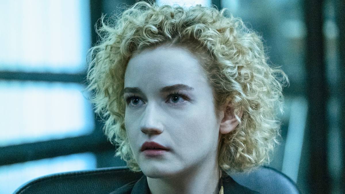 Julia Garner Is Enticed By Dark Forces in New 'Apartment 7A' Images