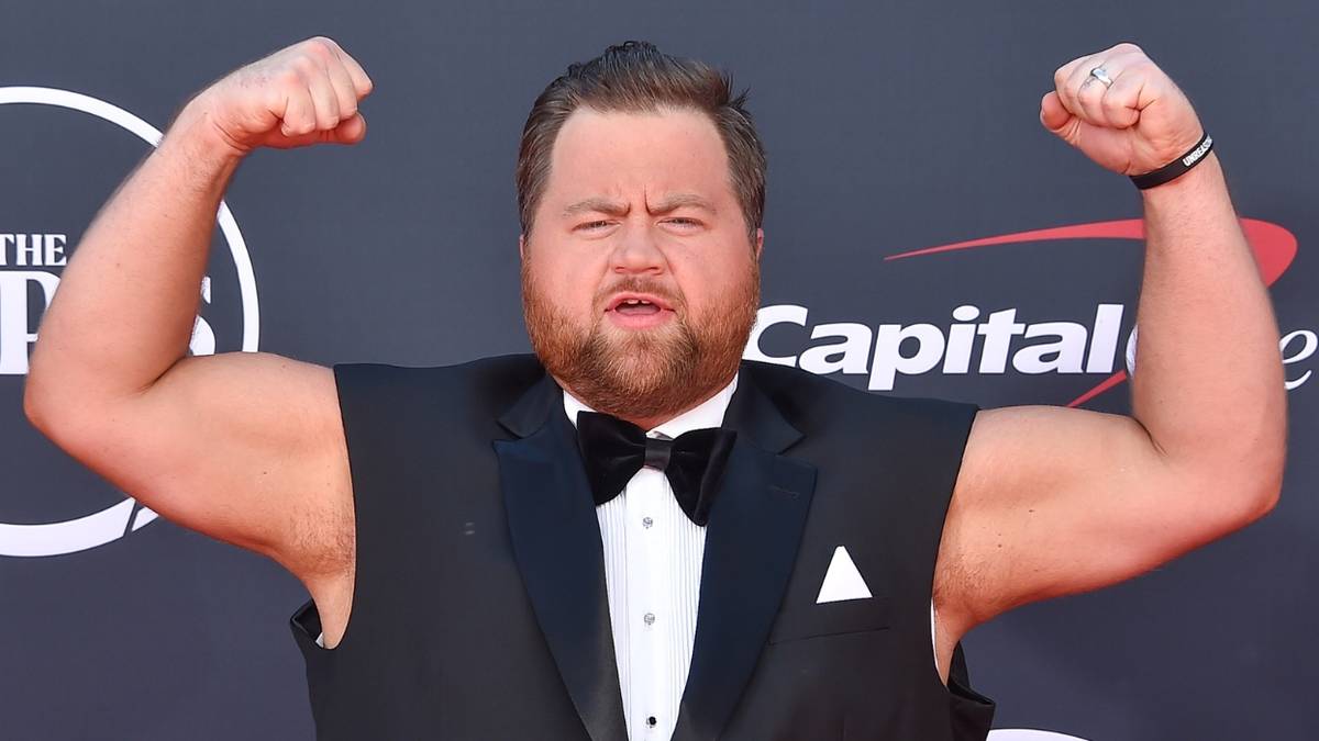 Paul Walter Hauser Is... Becoming a Professional Wrestler?