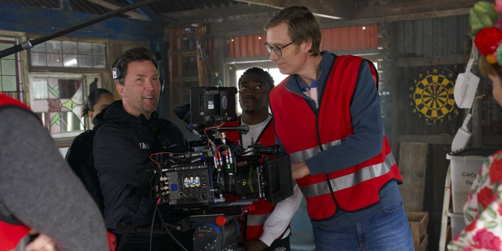 Stephen Merchant Has a Future in Mind for 'The Outlaws'