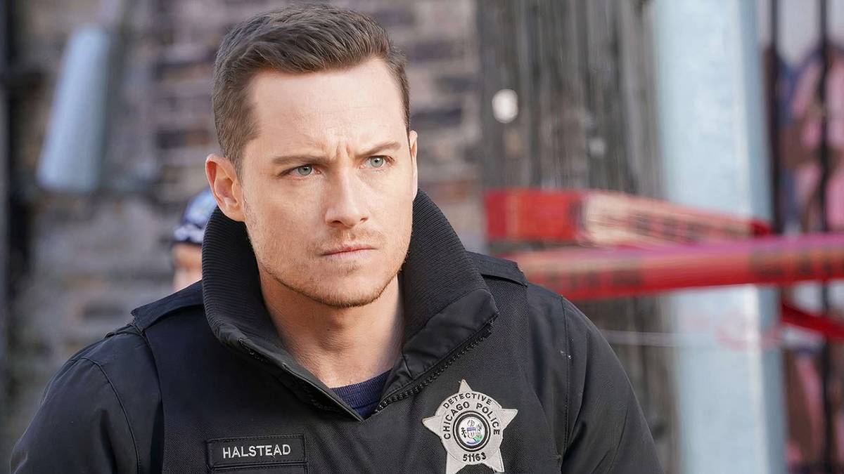 ‘Chicago P.D.’ Alum Jesse Lee Soffer Explains the Difference Between Playing a Cop and an FBI Agent