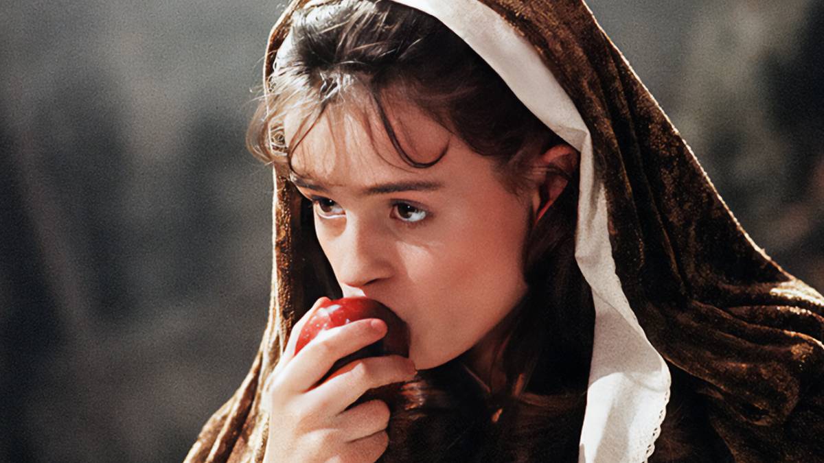 This Gothic Werewolf Movie Features Some of Horror's Most Gruesome Practical Effects