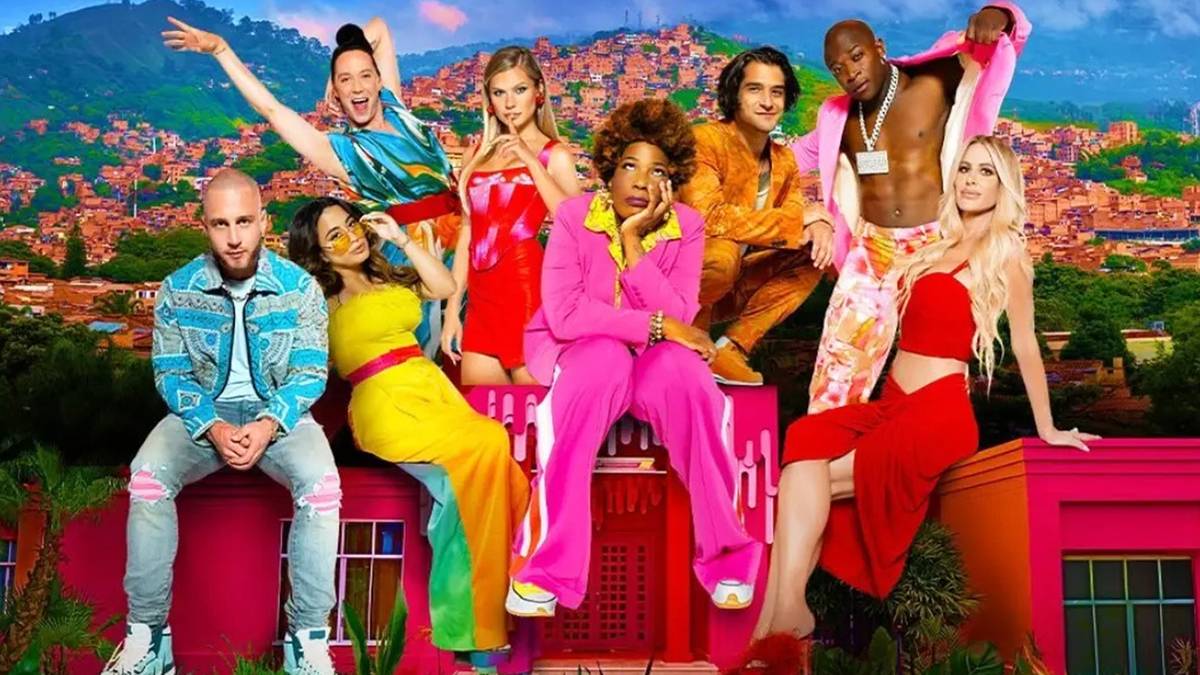 ‘The Surreal Life’ Sparks Romance Rumors As Stars Cozy Up at Concert