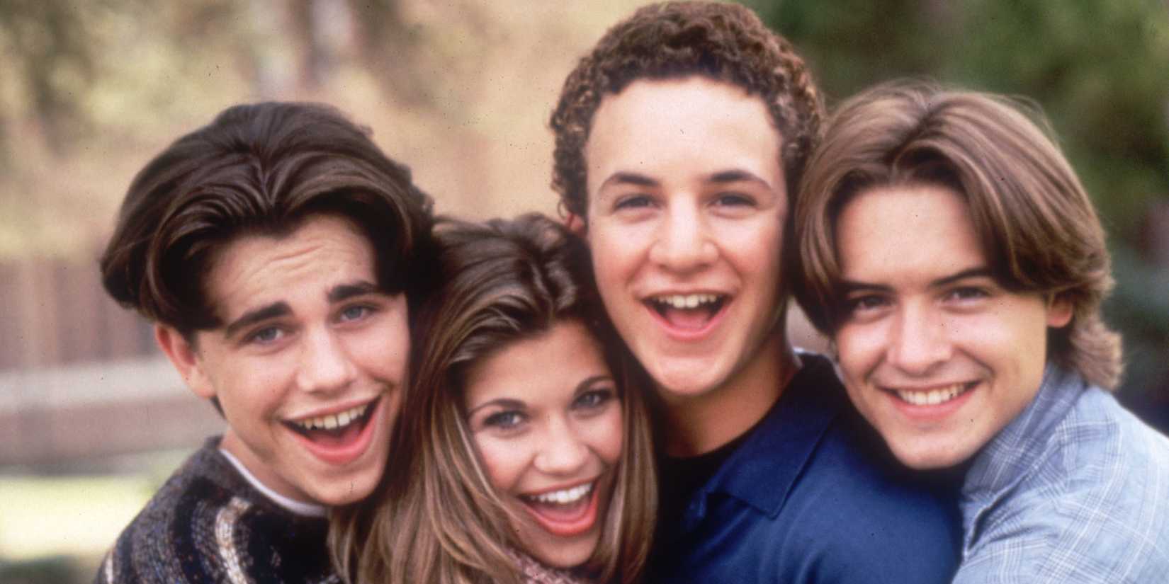 From 'Friends' to 'Seinfeld,' These 6 '90s Sitcoms Are Truly Timeless