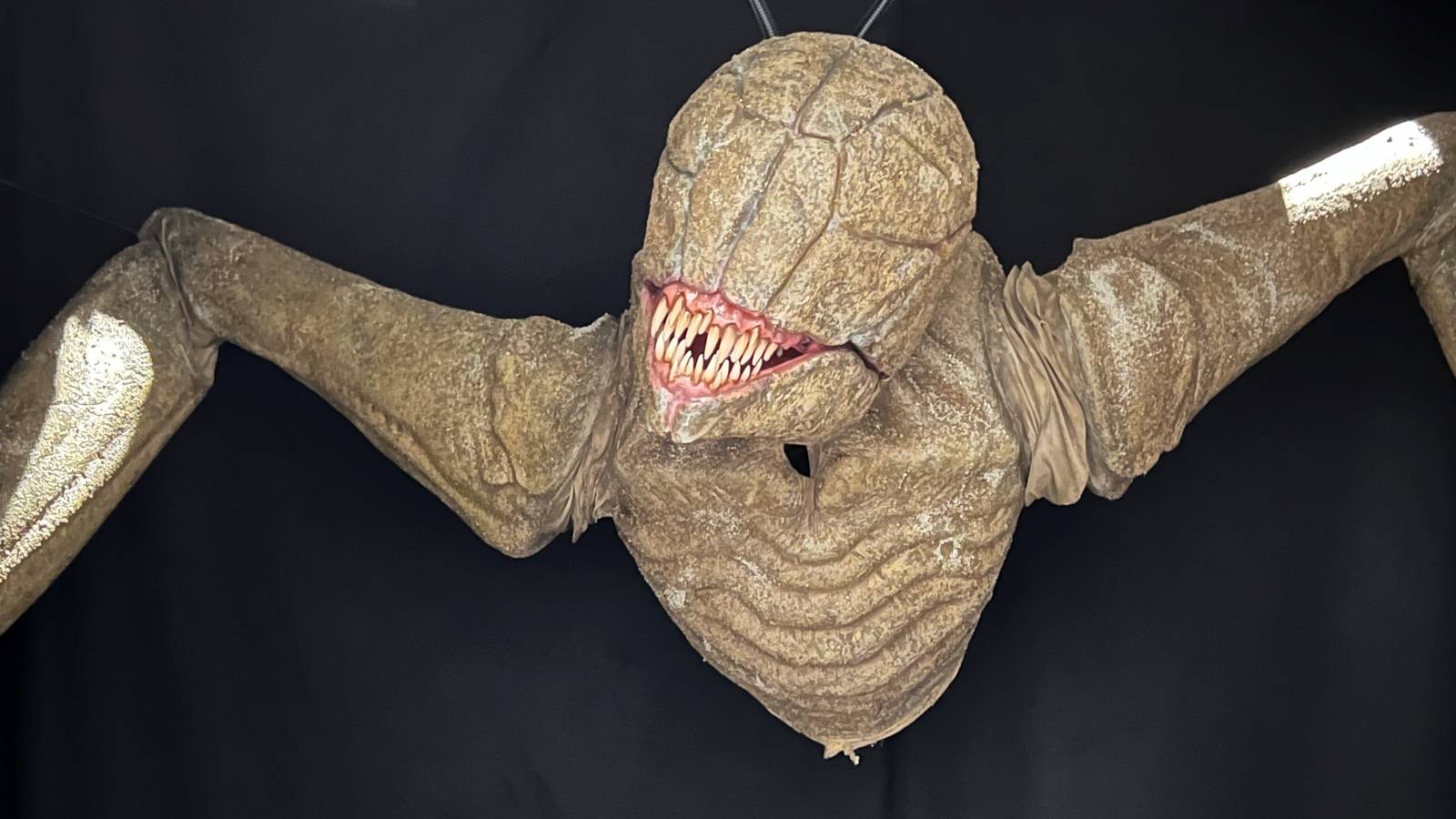 Explore the Terrifying Scares of ‘A Quiet Place’ at Horror Nights 2024