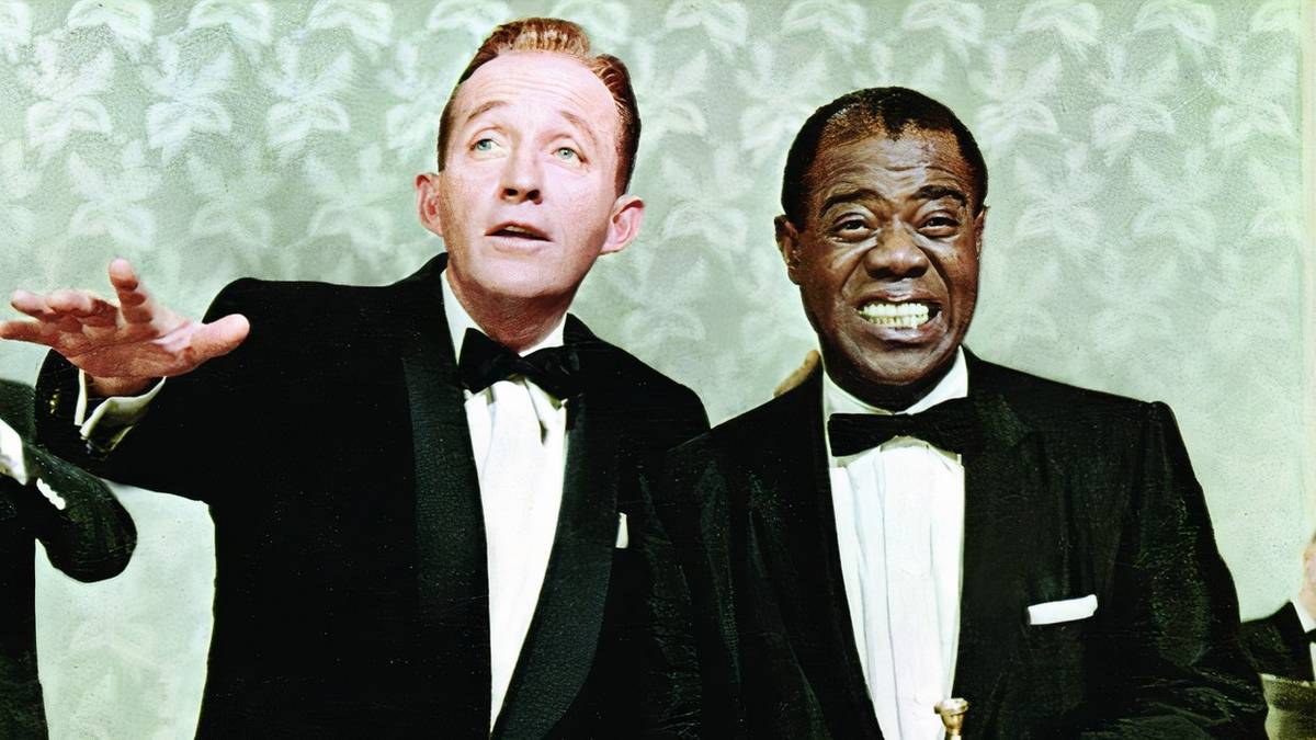 A Hollywood Icon's Beloved Christmas Classic is a Streaming Hit This ...