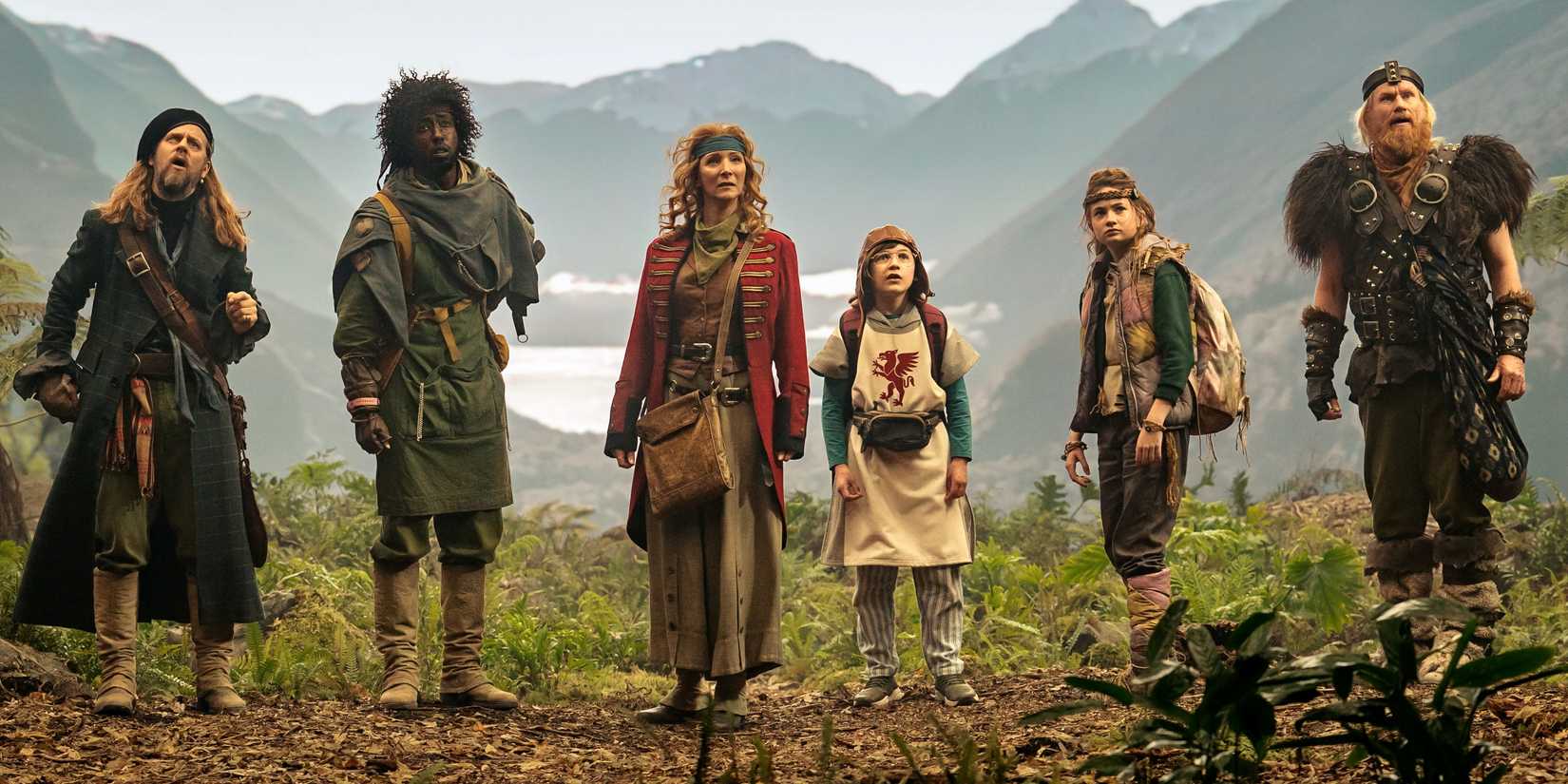 Lisa Kudrow Explains How a DM From Taika Waititi Led to ‘Time Bandits’