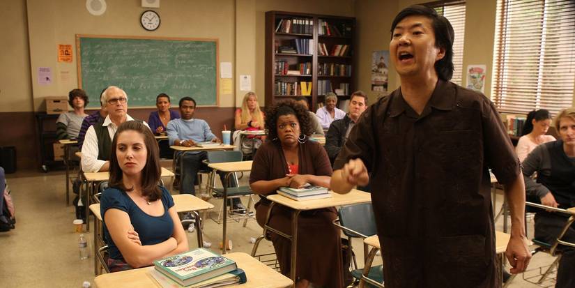 10 Best Shows About College, Ranked