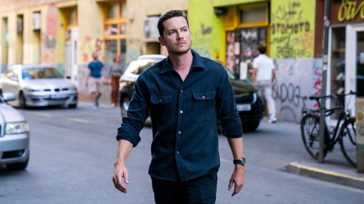 Jesse Lee Soffer Meets His Past in 'FBI: International' Sneak Peek ...