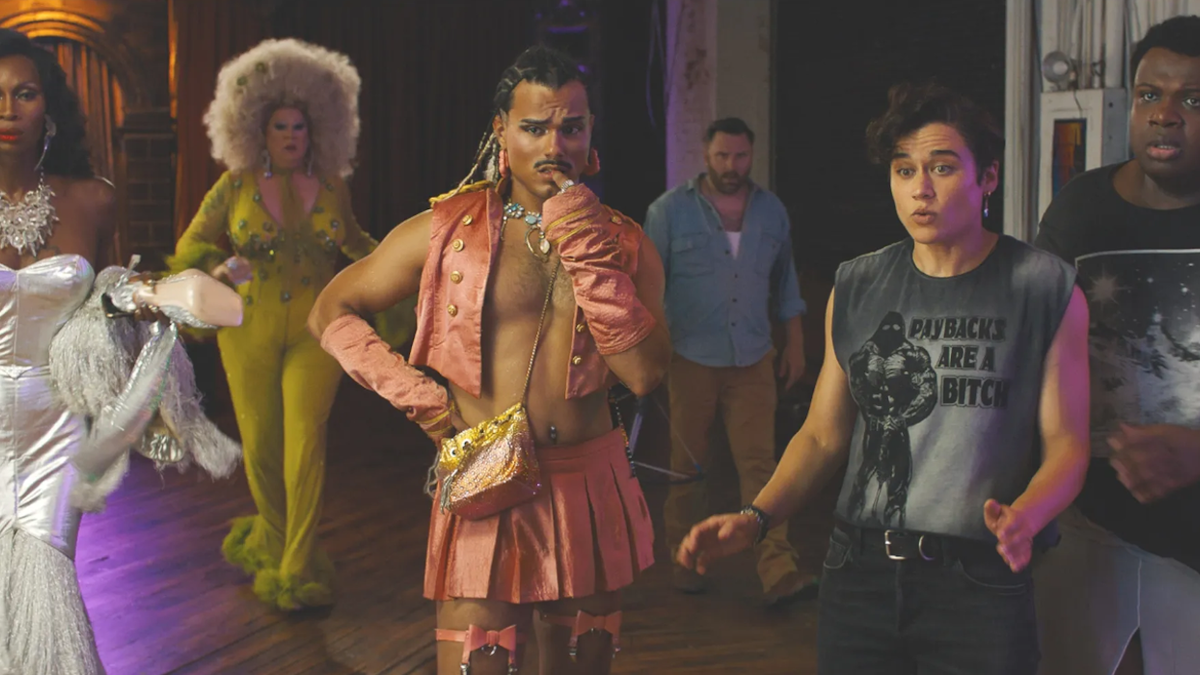 'Queens of the Dead' Review: Zombies Meet (and Eat) Drag Queens in ...