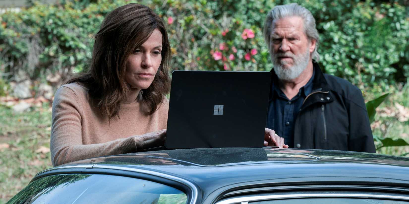 Jeff Bridges on What ‘The Old Man’ Has in Common with ‘Tron’