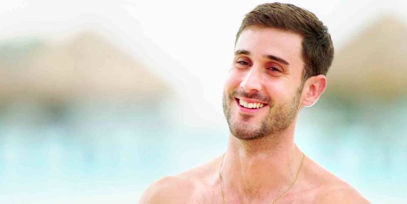This 2010s Dating Reality Show Has Contestants Bare It All — Literally