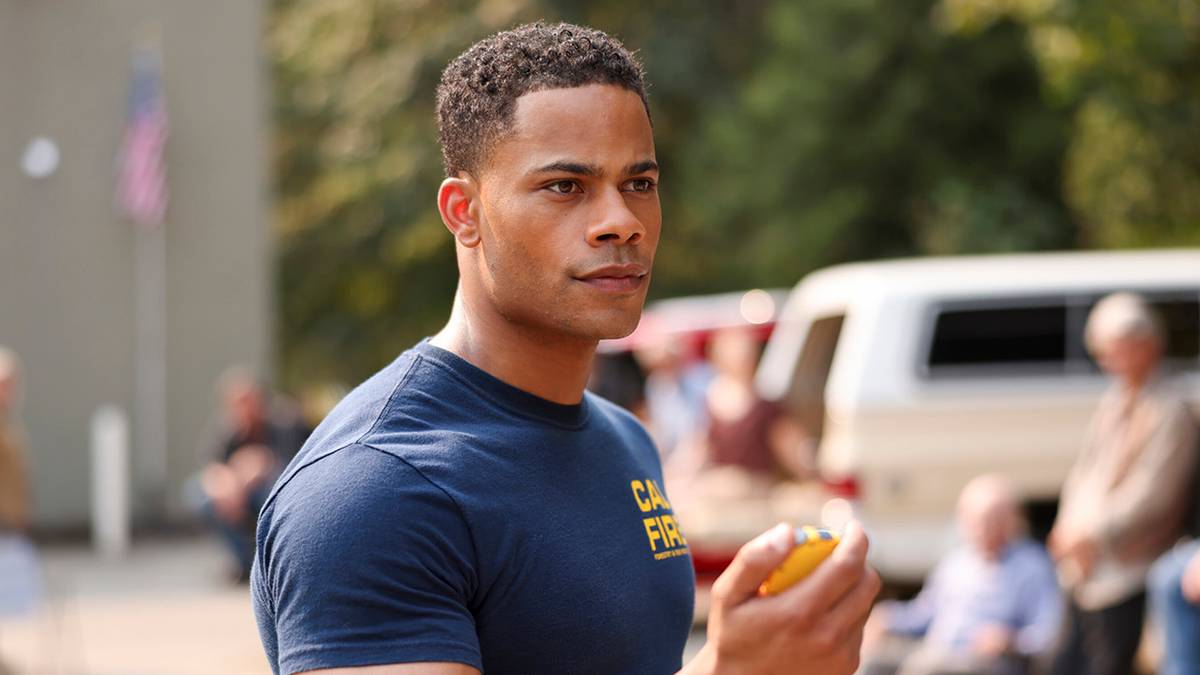 Jake Warns Bode To Keep His Eyes on the Prize in 'Fire Country' Sneak ...