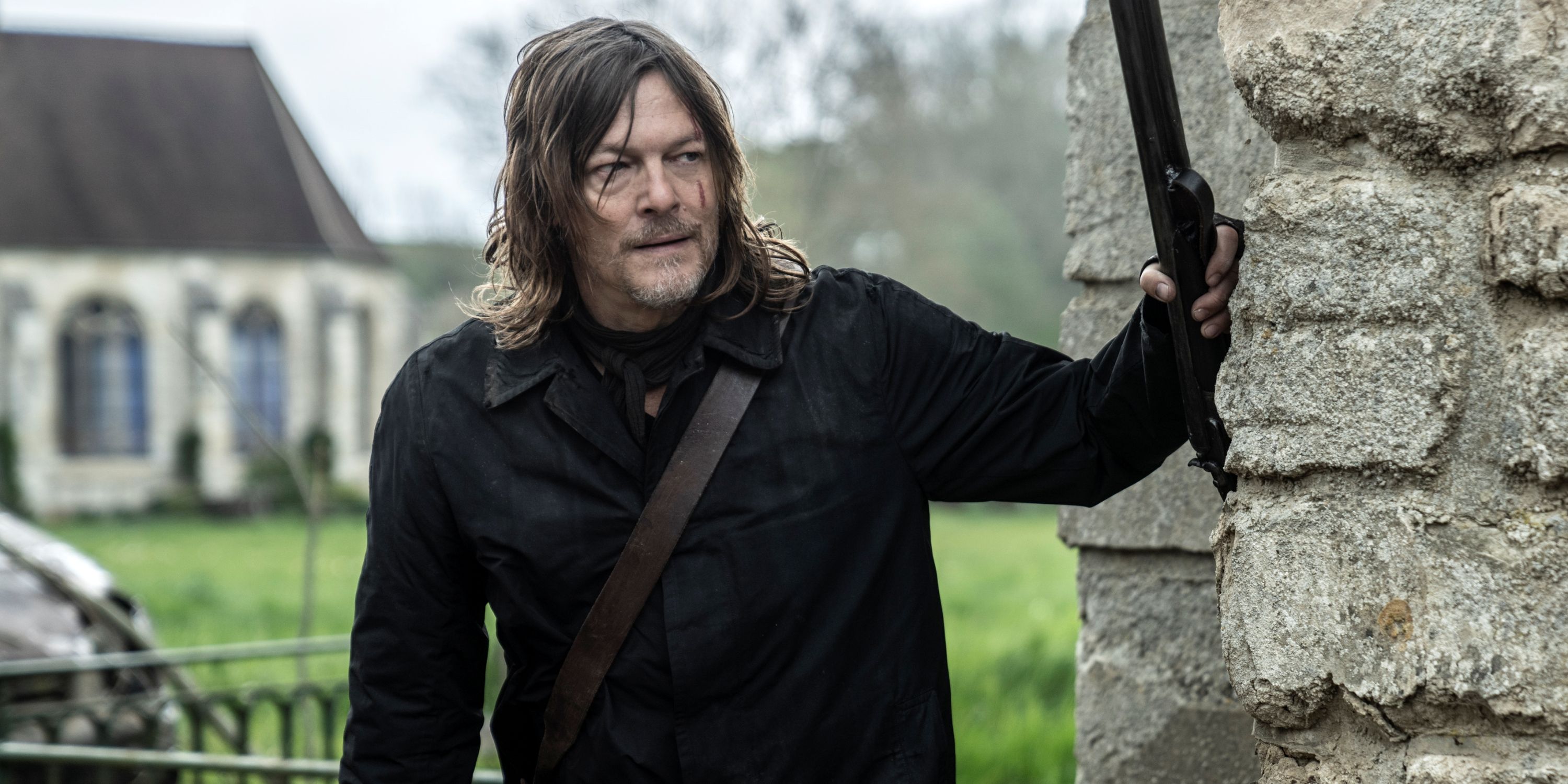Norman Reedus and Melissa McBride Welcome Fans to Spain in New Look at ...