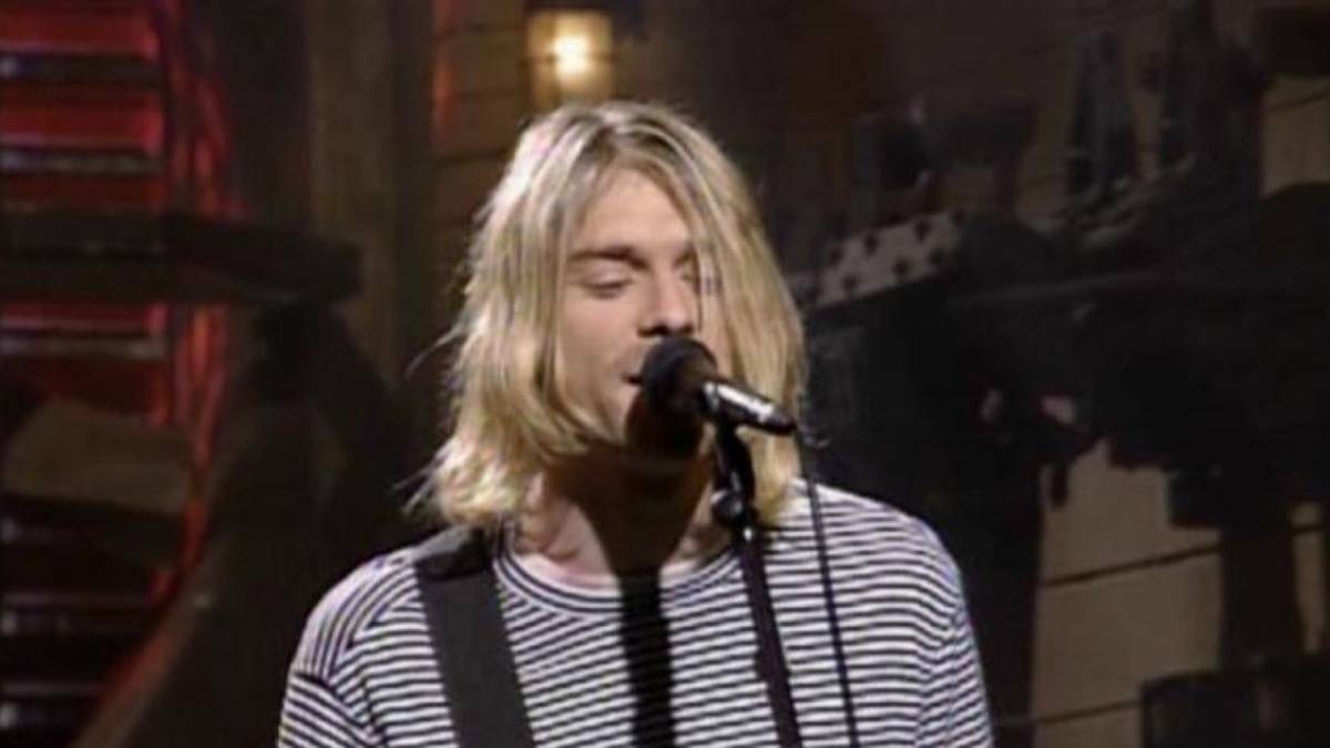 How Nirvana’s “Smells Like Teen Spirit” Catapulted Grunge Music Into ...