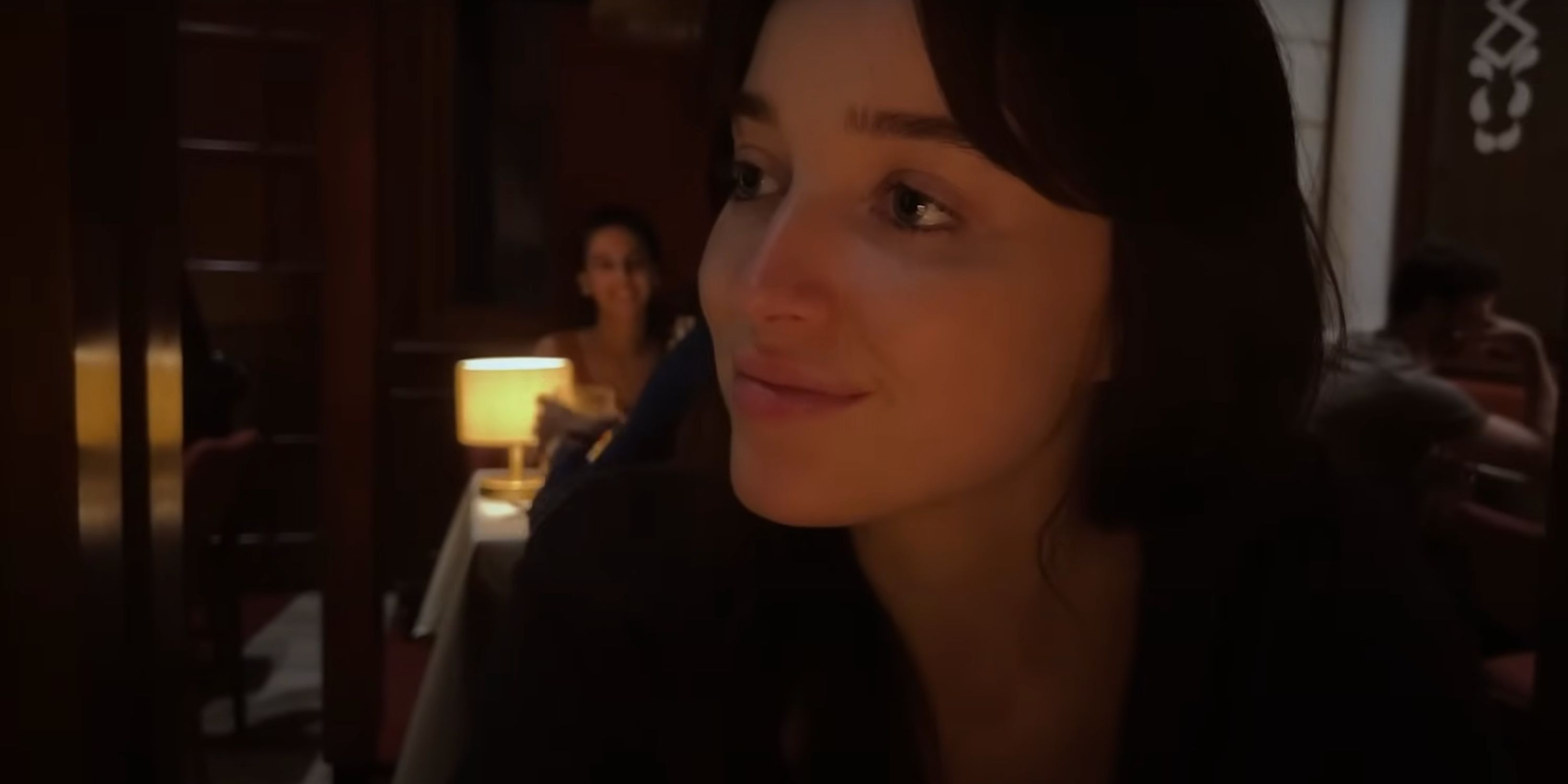 'Inheritance' Review: Phoebe Dynevor Is a Sardonic Spy Kid in Not-So ...