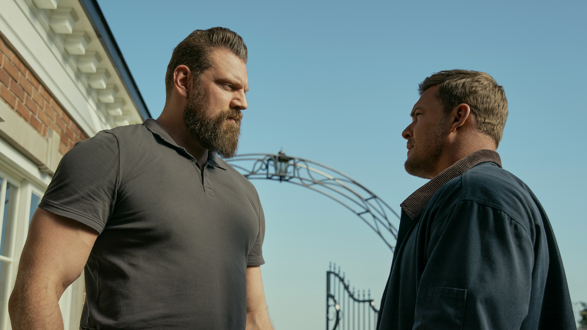 "Bavarian Arm Wrestling": Alan Ritchson Outsmarts the Gigantic Paulie ...