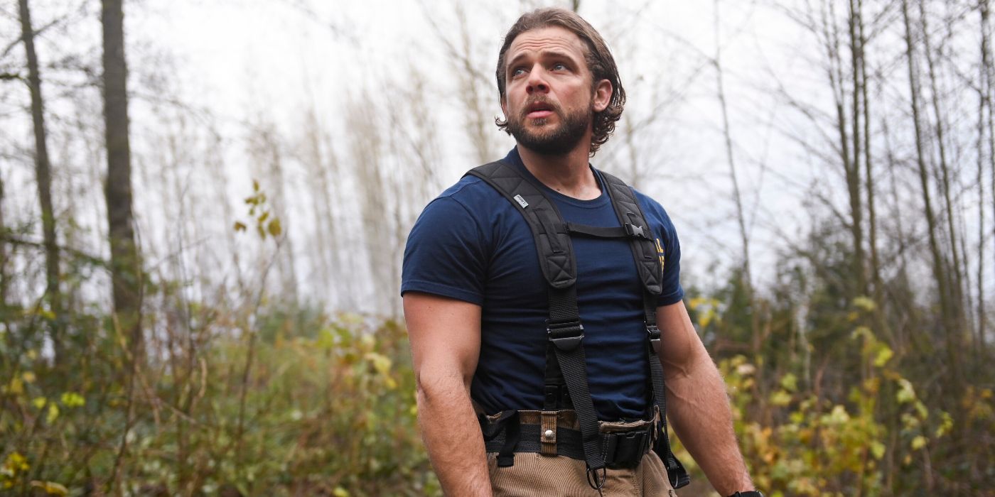 Max Thieriot Filme Fire Country's Max Thieriot: 5 Things To Know | Us