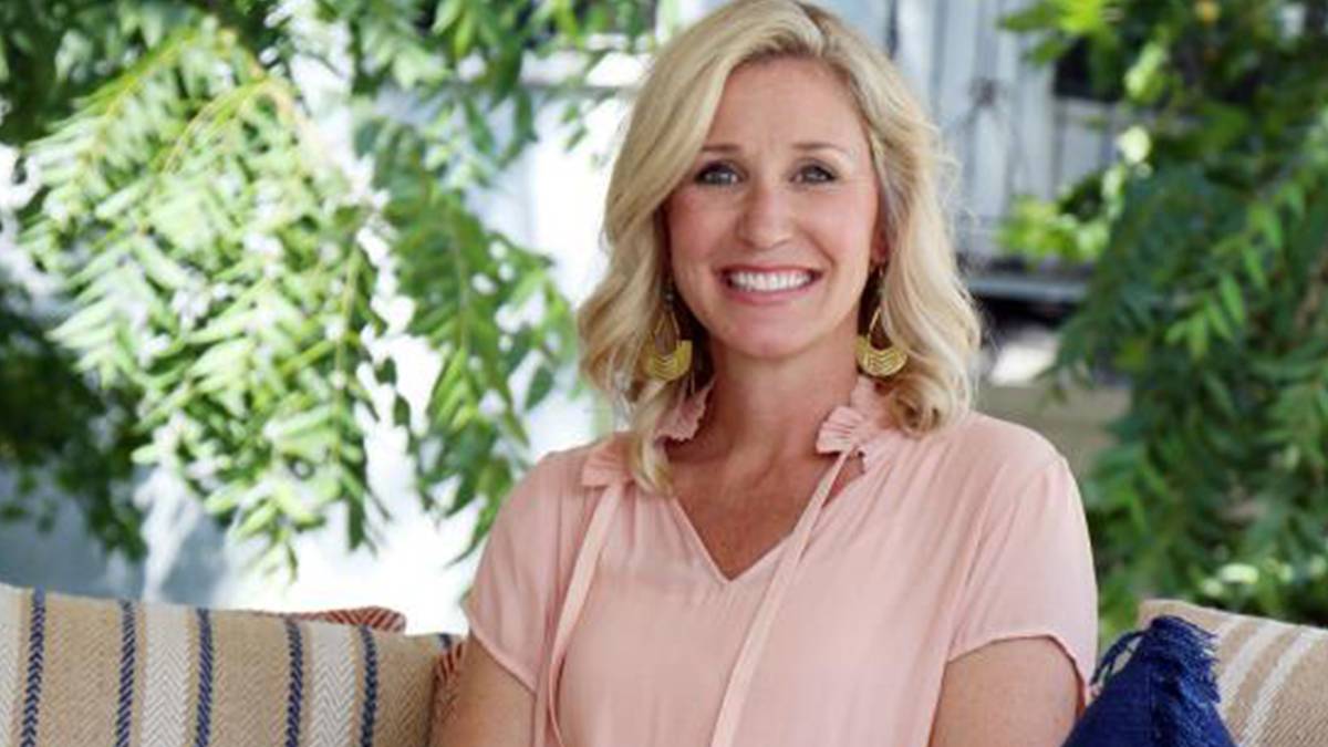 “I Still Struggle With Fear”: HGTV Star Jenny Marrs Shares Plane Crash ...