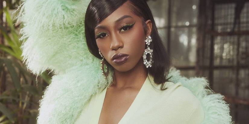 Tate McRae Reveals How Her Flo Milli Collab Came Through Healing and ...