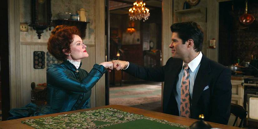 ‘Ghosts’ Star Asher Grodman Reveals What Hetty and Trevor Are to Each ...