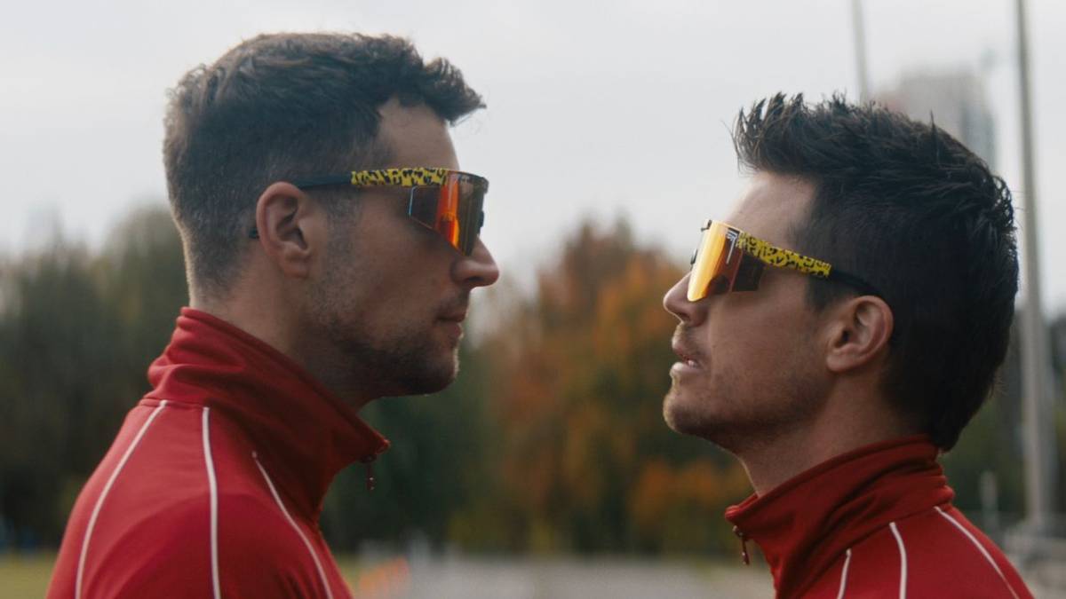 ‘Racewalkers’ Sneak Peek Teases Robbie Amell and Kevin Claydon’s Speedy ...