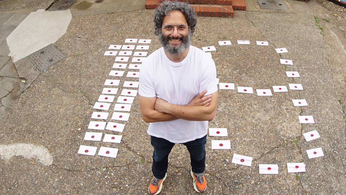 Jason Mantzoukas Is Determined to Scale the 'Taskmaster' House in ...