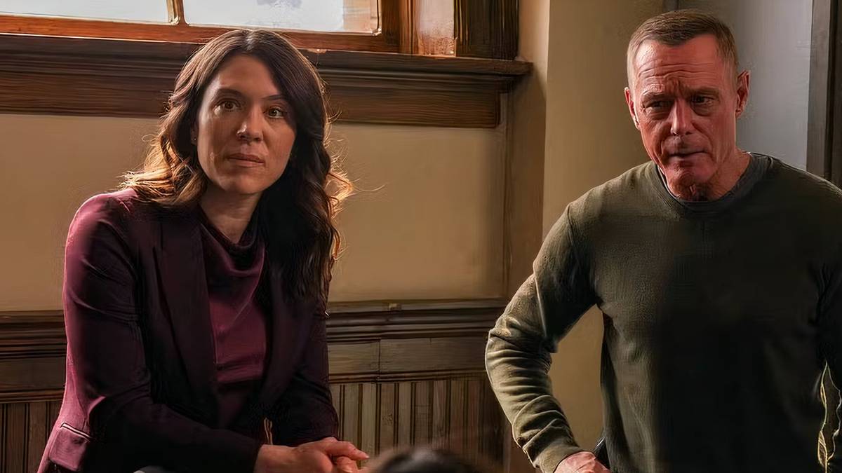 “A Lot Like a Break Up”: 'Chicago P.D.' Showrunner Explains How Chapman ...