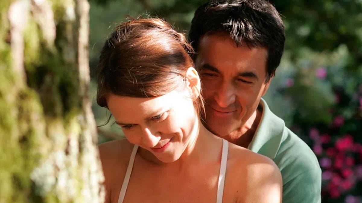 At 93% on Rotten Tomatoes, One of the Greatest Hitchcockian Thrillers ...