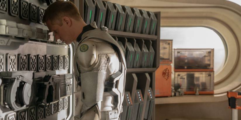 'Murderbot' Review: Alexander Skarsgård Is a Lovably Awkward Cyborg in ...