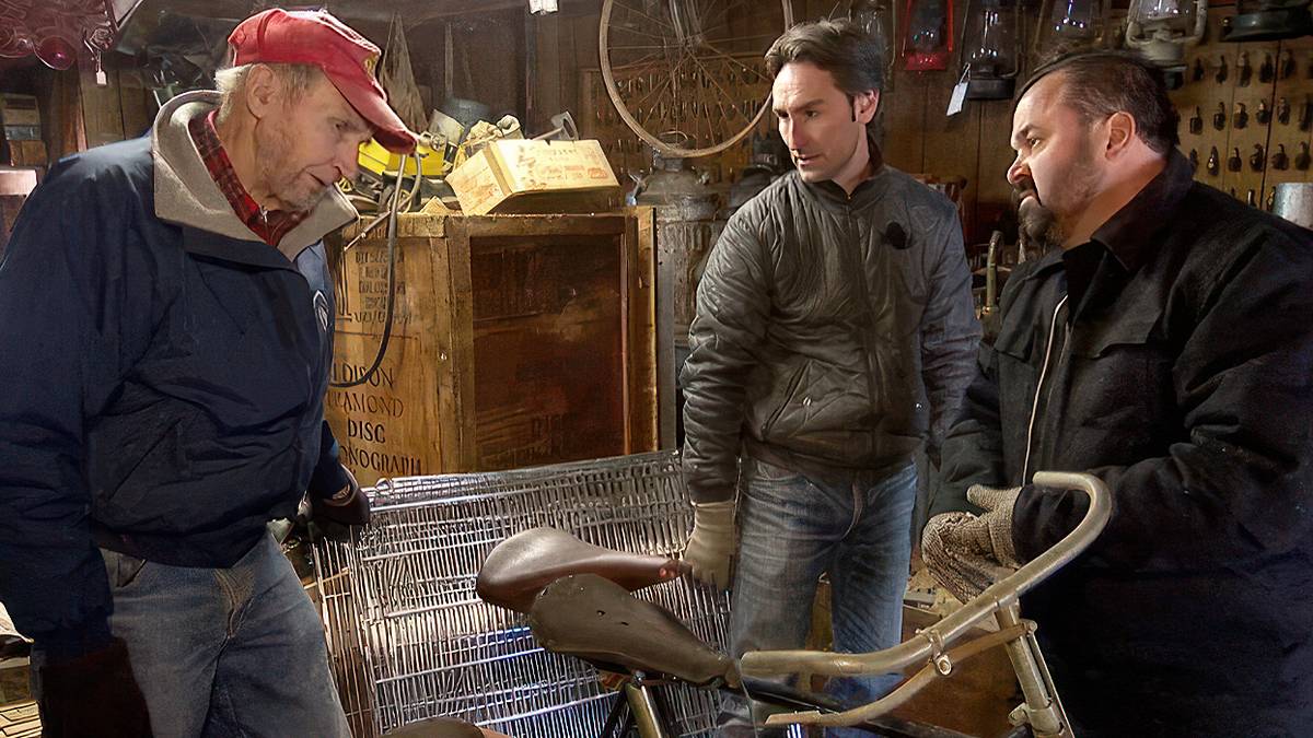 Does Mike Wolfe Really Drop His Own Cash on 'American Pickers' or Is It ...