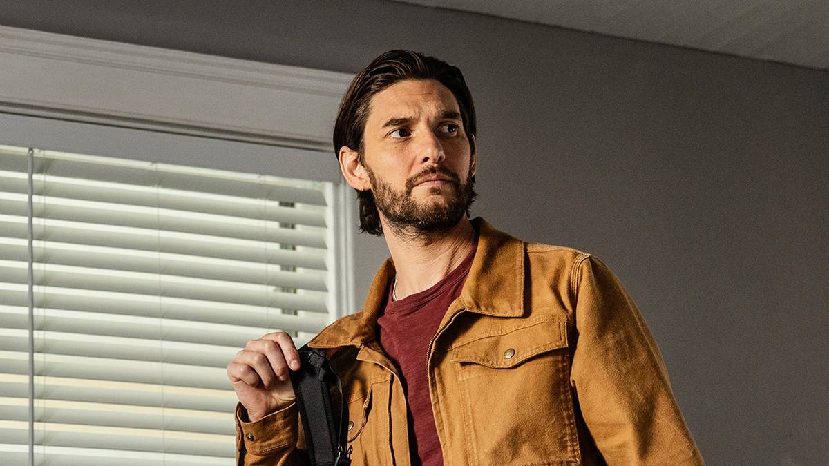 Ben Barnes Investigates Mary-Louise Parker's Sketchy 'Stranger Things ...