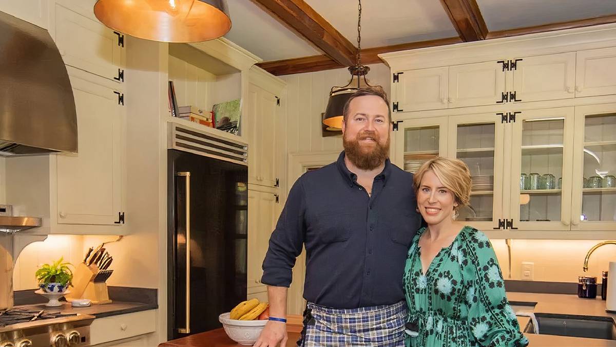 Erin Napier’s 'Home Town Takeover' Reveals Who Really Pays for Those ...