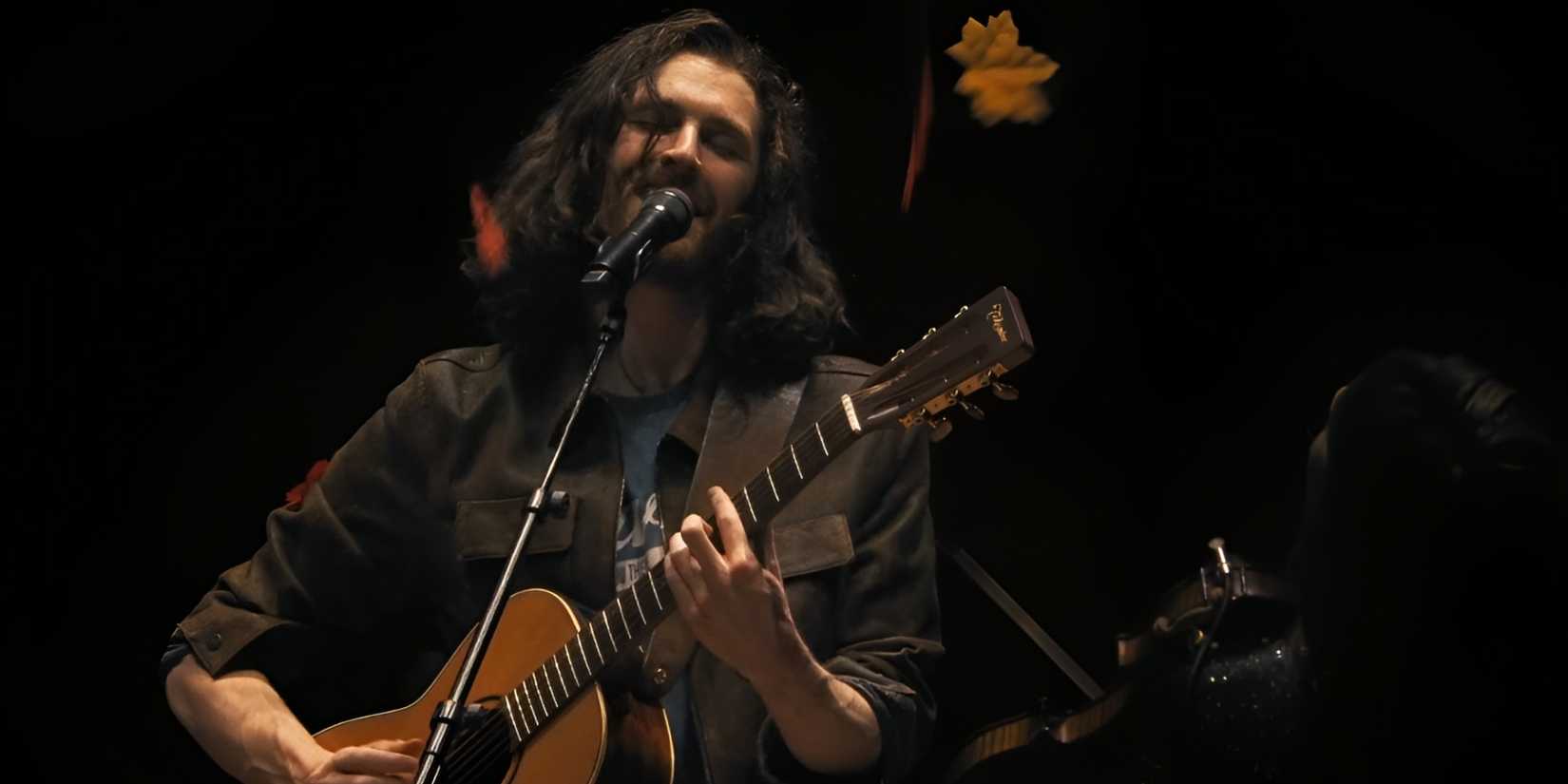 Hozier’s First Number 1 Song Was Caused by a Surprise Music Leak