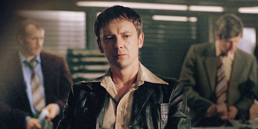 This Eerie 19-Year-Old Time-Travel Sci-Fi Series Is the Perfect Weekend ...