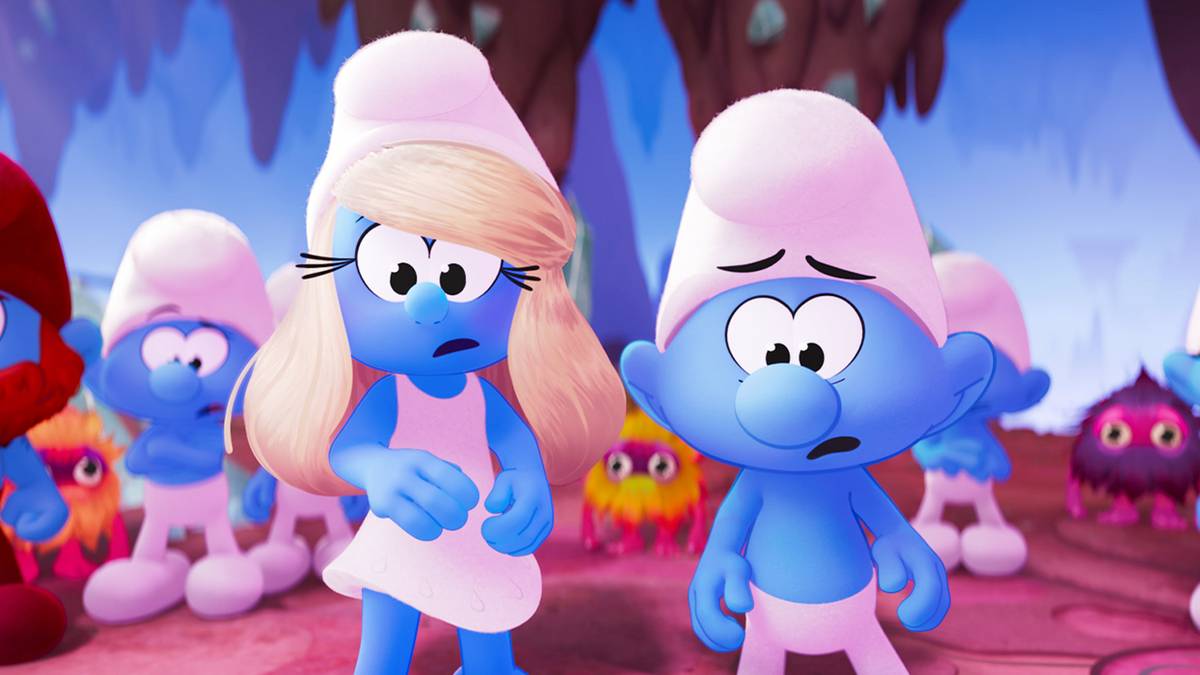 Rihanna and the Cast Shine, but 'Smurfs' Should Have Stayed in Smurf ...