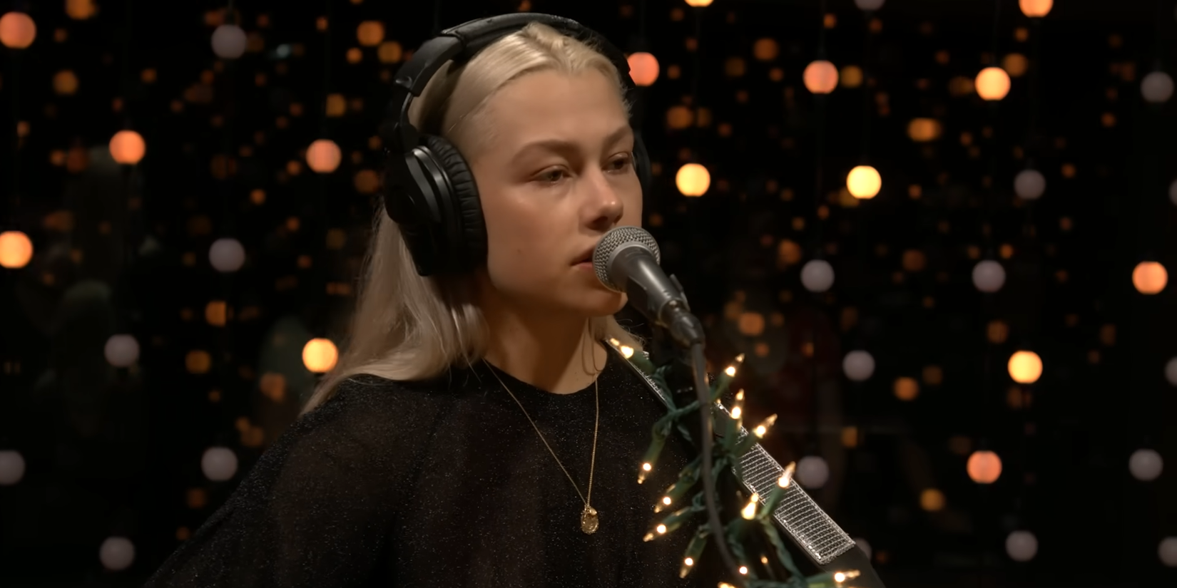 Phoebe Bridgers Cracked the Code on Showing Gen Z How to Embrace ...