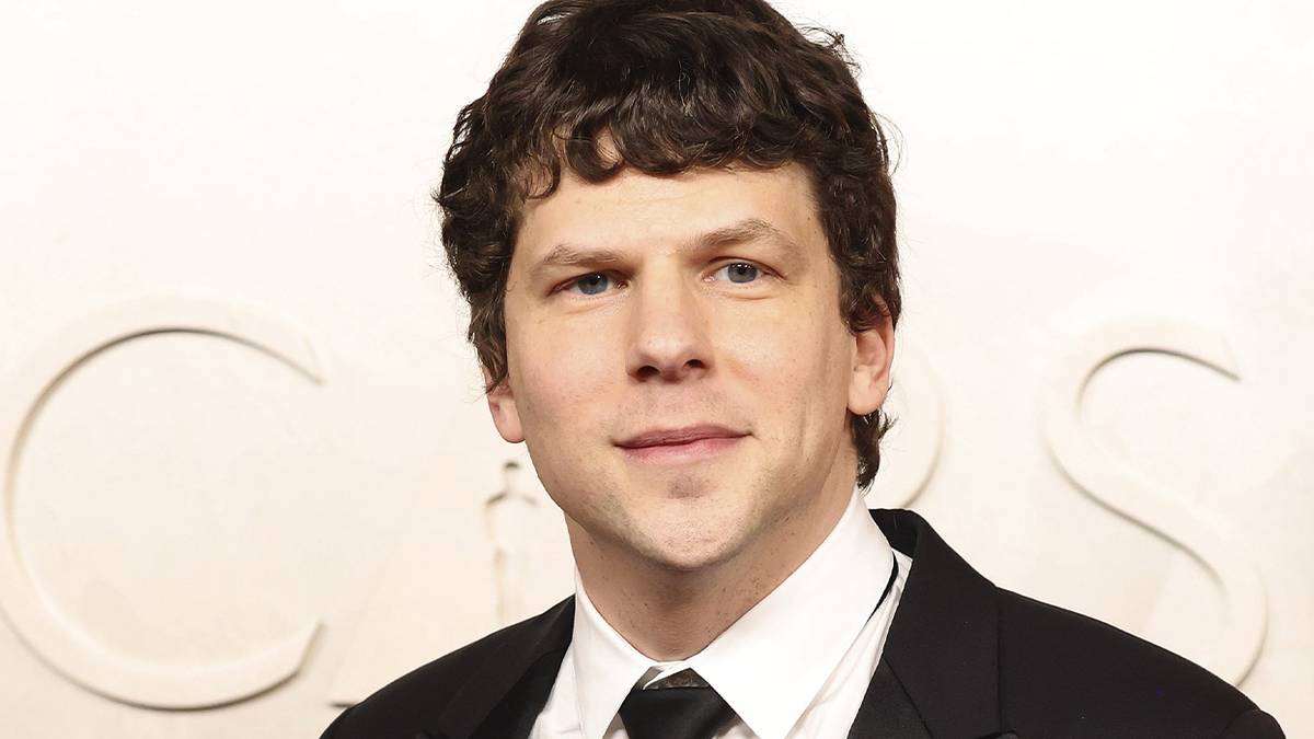 Jesse Eisenberg Delivers Disappointing Update on Sequel to 89% RT Cult ...