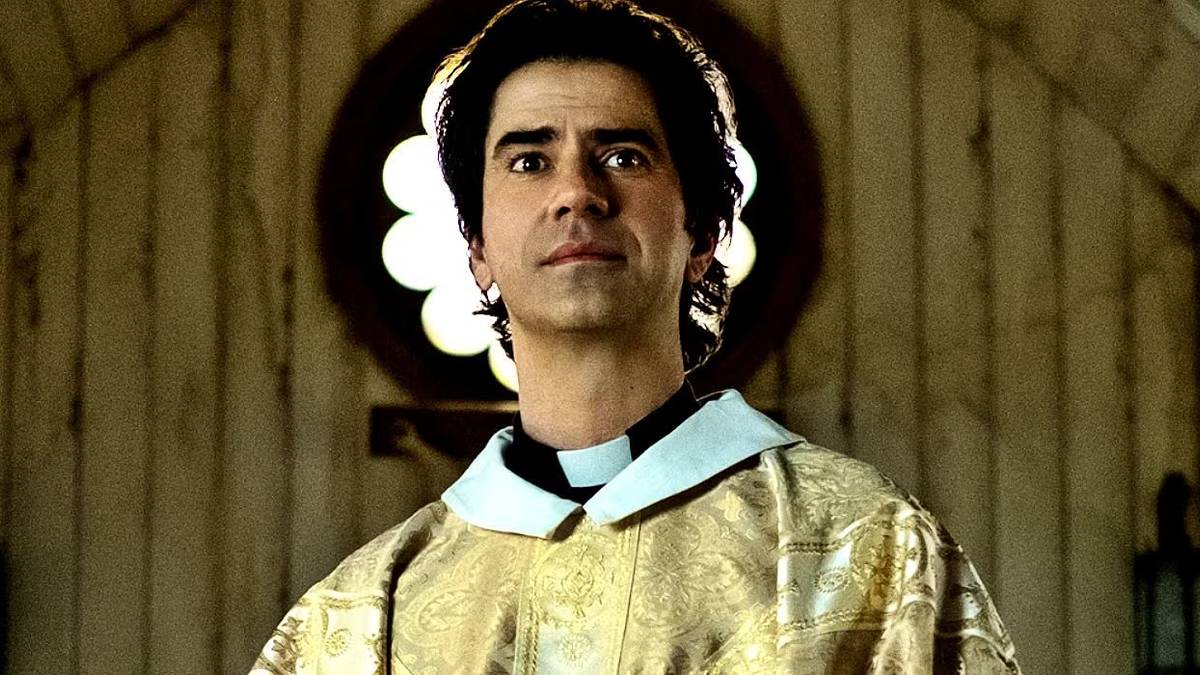 'Midnight Mass' Is a Horror Masterpiece That Deserves Your Attention