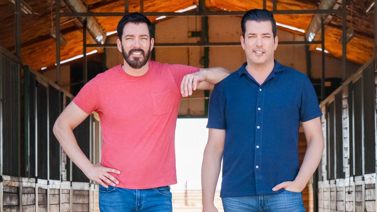 After More Than 500 Home Makeovers, the Property Brothers Warn Against ...