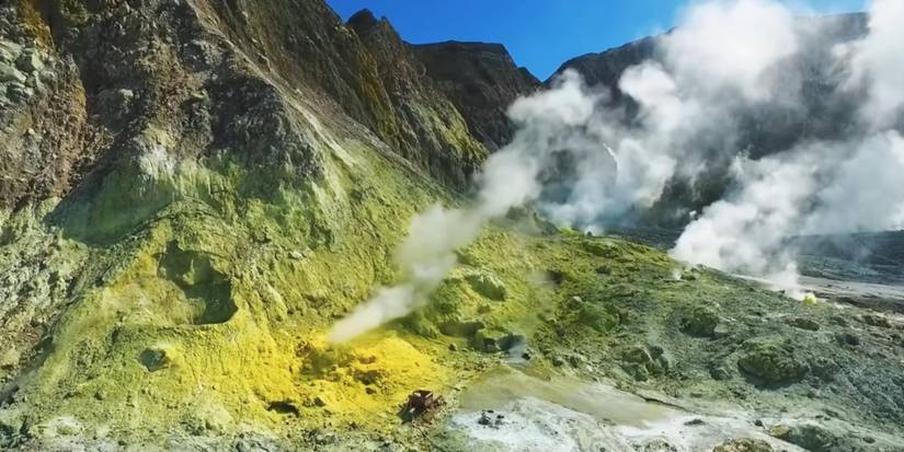 You Won't Be Able to Look Away From These 10 Eye-Opening Disaster ...