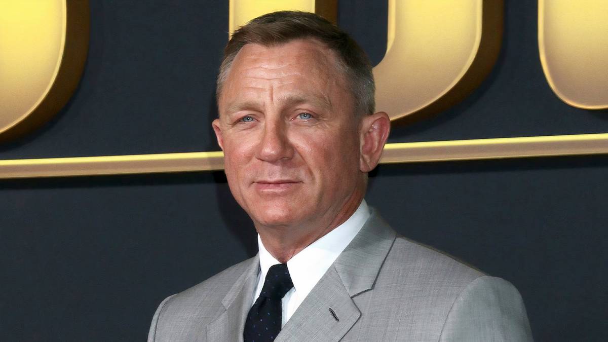 Amid Ongoing Controversy, Daniel Craig's $758 Million Spy Flick Is a ...