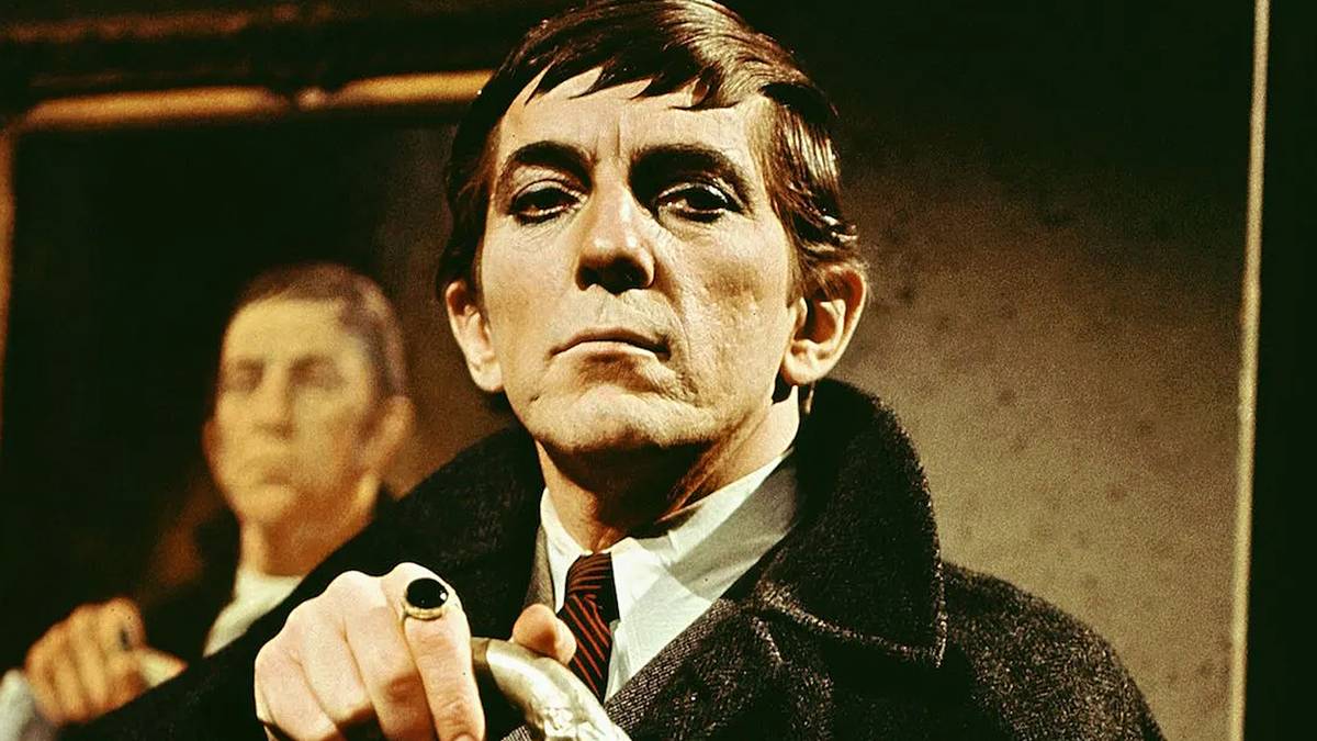 Before Its Hollywood Reboot, This Gothic Horror Soap Opera From the ...