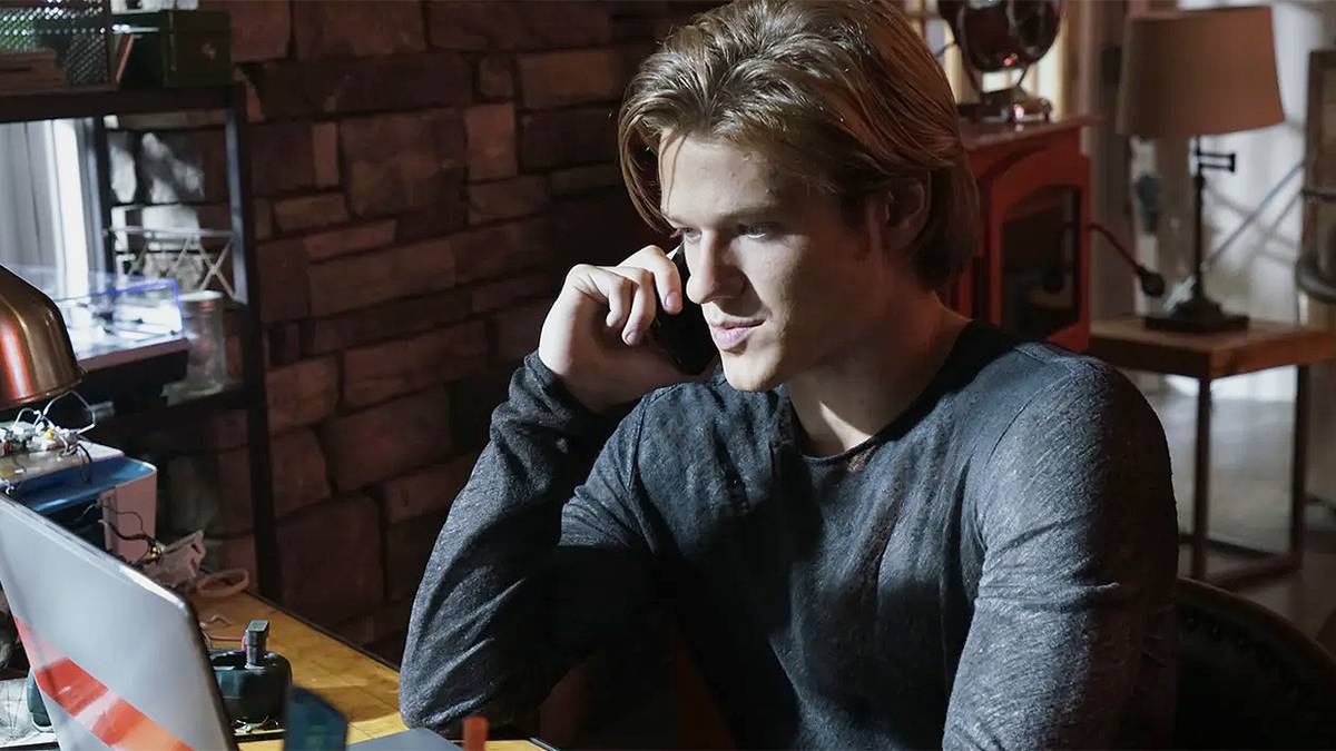 4 Years Later, ‘MacGyver’ Fans Are Still Furious at How They Quietly Killed Off the Best Character