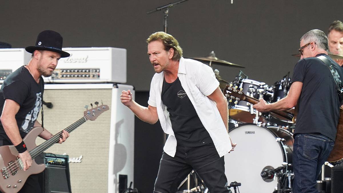 Pearl Jam’s Epic Journey to Recruiting Eddie Vedder as Lead Singer