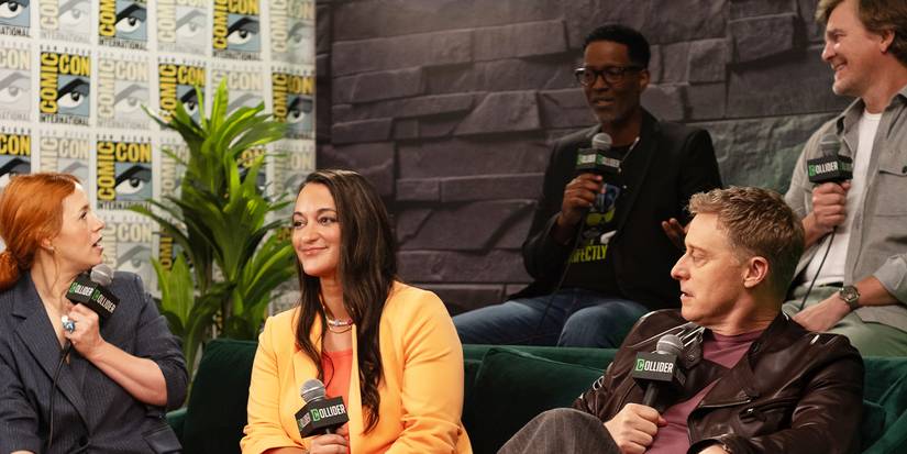 'Resident Alien' Stars Reflect on Steamy Scenes, Killer Outtakes, and ...